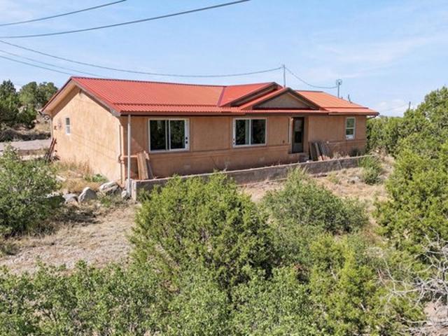 2 Walker Ct, Edgewood, NM 87015