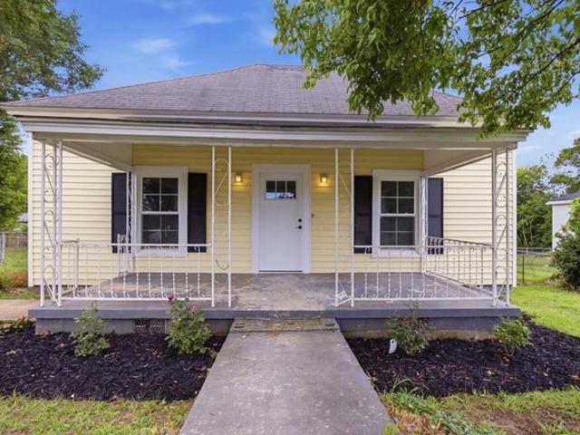 2 Wallace St, Laurens, SC 29360
