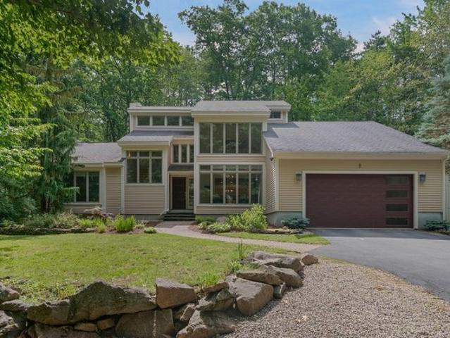 2 Wander Hill Rd, York, ME 03902