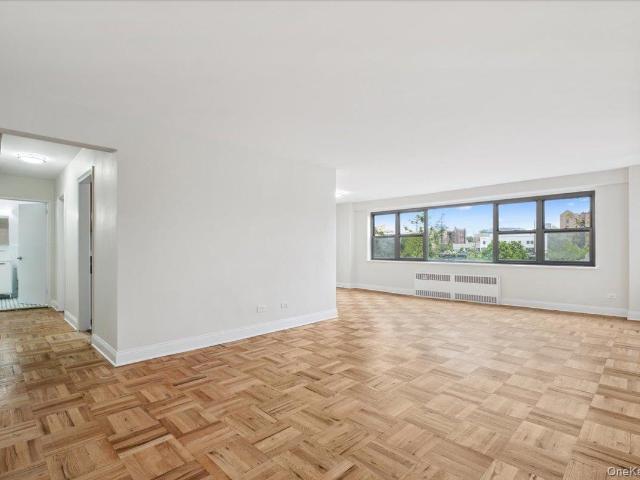 2 Washington Square 1G