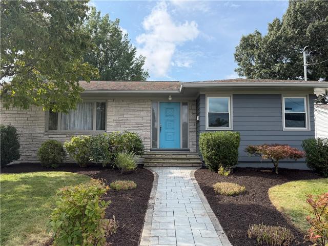 2 Wardlaw Court