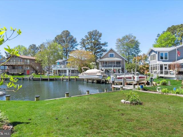 2 Waters Edge Court