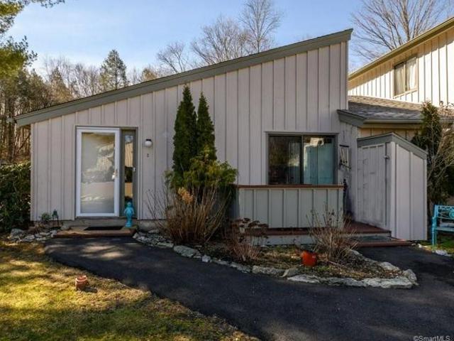 2 Wauwinet Ct #2, Guilford, CT 06437
