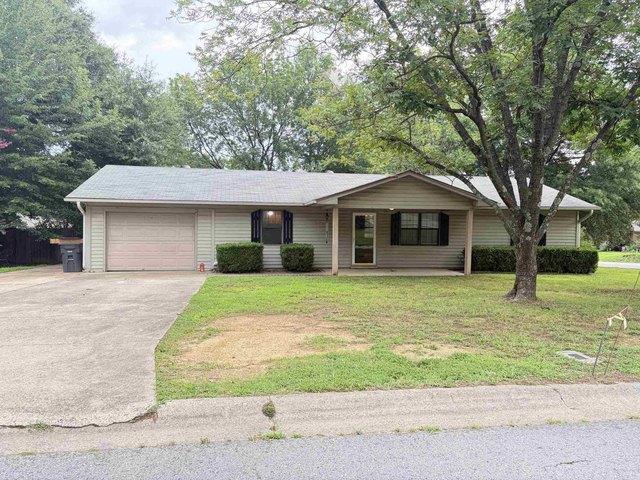 2 Weatherstone Dr, Searcy, AR 72143
