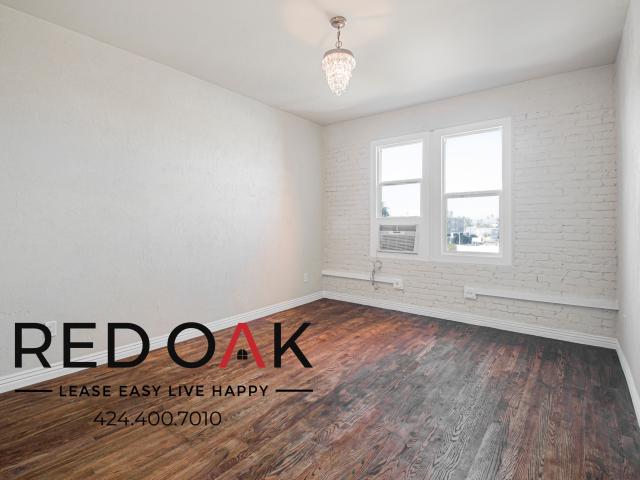 ~LOW DEPOSIT + 1 Month FREE~ Bright and Inviting Bachelor with Hardwood Floors, Kitchenette, and All Utilities Included ~ In the Heart of L.A.! *MOVE IN SPECIAL