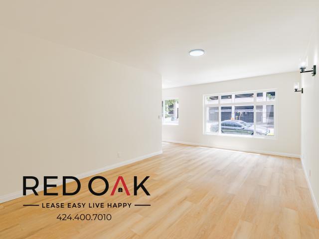 ~2 Weeks FREE~ Gorgeous One Bedroom Walk Up with Sunlit Spaces, On Site Laundry, and Included Parking! In Beautiful Pasadena! *Move In Special