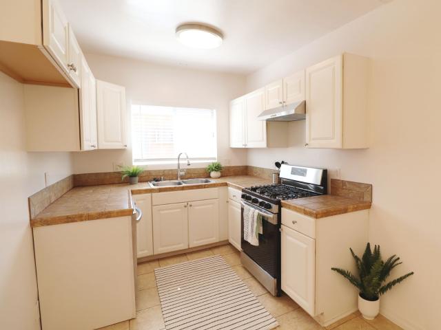 2 Weeks Free! Remodeled 1 Bedroom