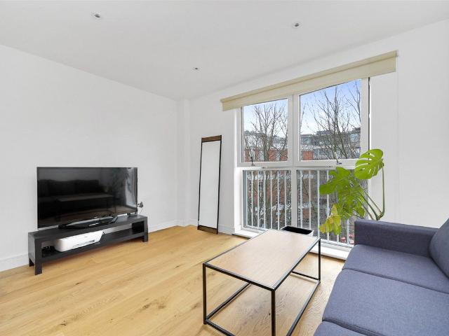 2 Wellesley Terrace, London N1, 2 bed flat to rent, £3,200 pcm | PrimeLocation