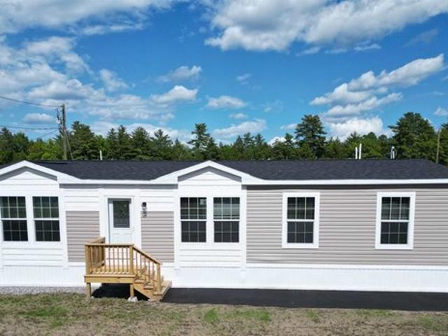 2 Wentworth Ave, Tilton, NH 03276