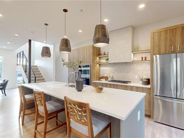 2 West Drive