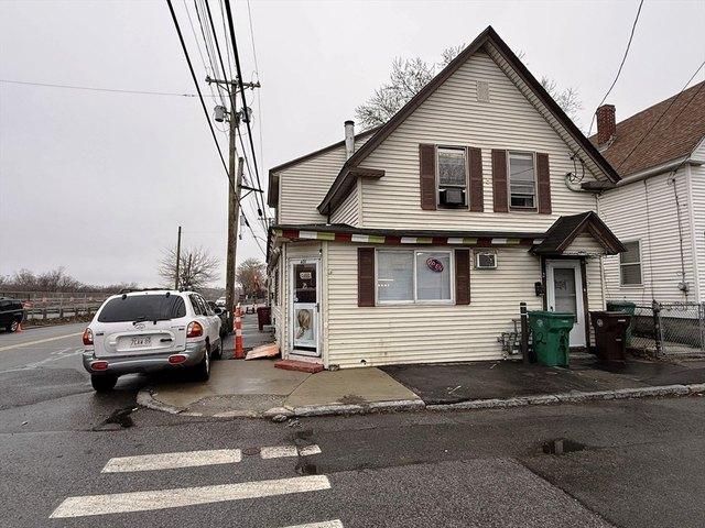 2 West St, Lowell, MA 01850