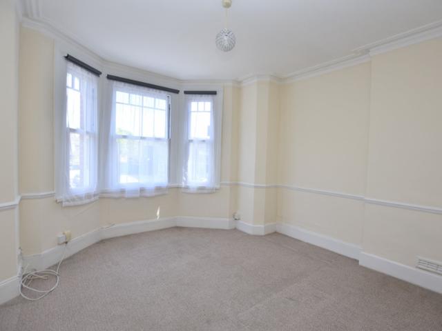 2 Wickham Road, Beckenham, BR3 Studio to rent £1,075 pcm £248 pw