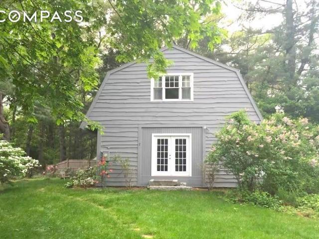 2 Wildflower Ln, Wayland, MA
