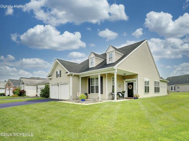 2 Williamsburg Ct, Upper Freehold, NJ 08501