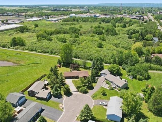 2 Willow St, Superior, WI 54880