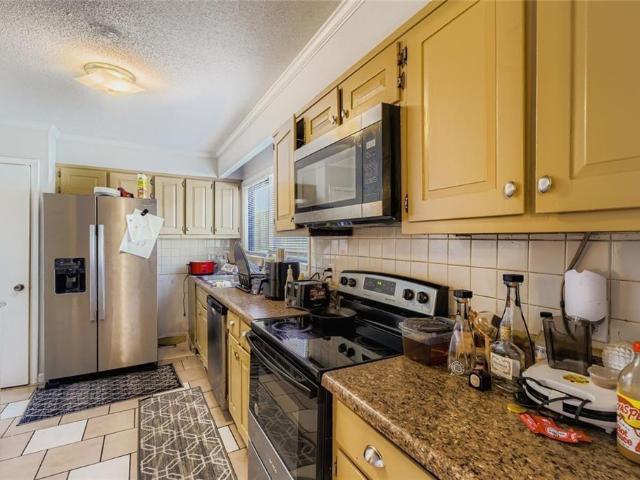 2 Willowick Drive