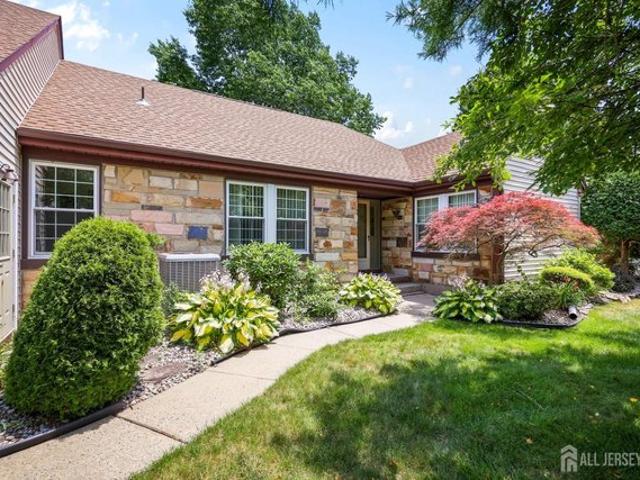 2 Winslow Rd, Monroe, NJ 08831
