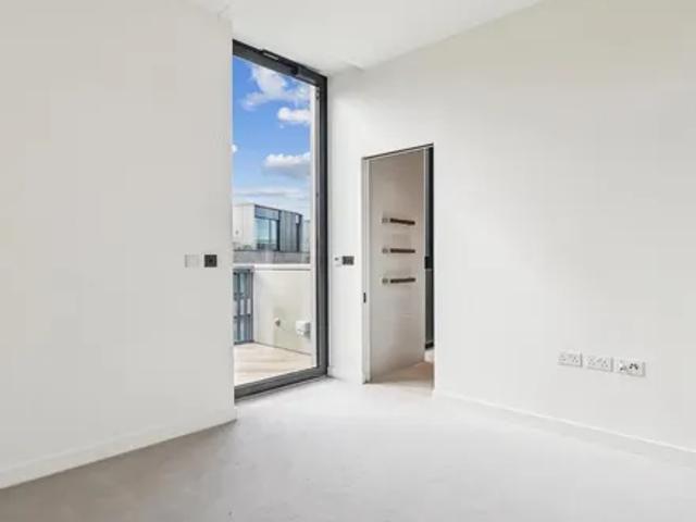 2 Wood Crescent, London, W12 7GJ, United Kingdom | 3 bed apartment for rent #165748111 | Rentberry