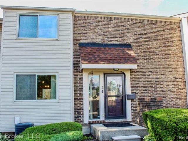 2 Woodbridge Towne St, Southfield, MI 48075