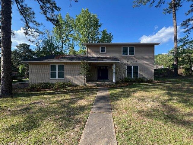2 Woodlawn Dr, Magnolia, AR 71753