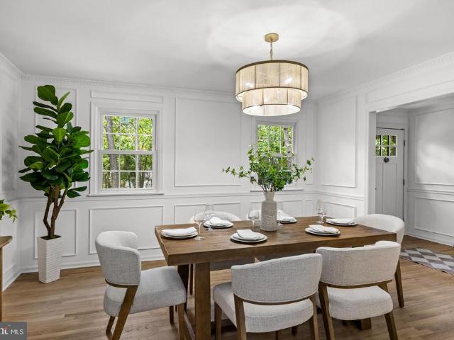 2 Woods Edge Court