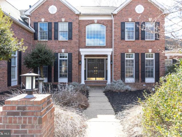 2 Woodside Lane