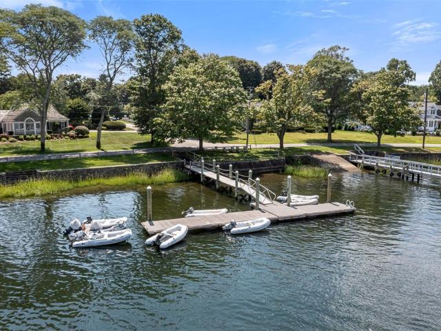 2 Woollett Court