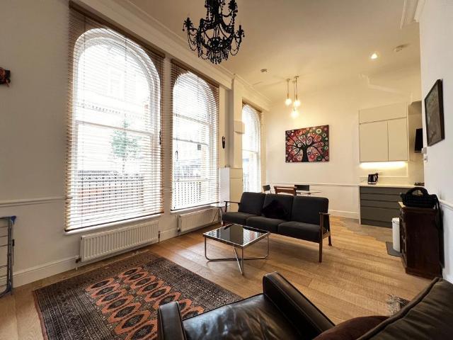 2 York House, 12 Berners Street, W1T 2 bed house to rent £4,200 pcm £969 pw