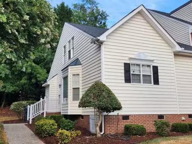 $2,050 3 Bedroom 3 Bathroom Townhouse In Apex with private f.