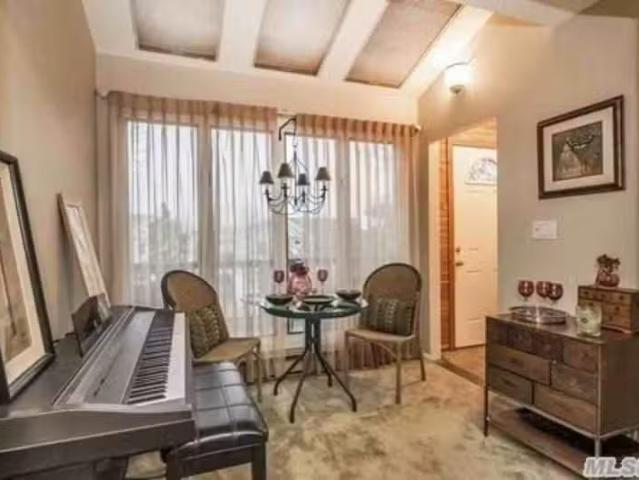 $2,000 1 Bedroom 1 Bathroom House In Freeport With Great Ame.