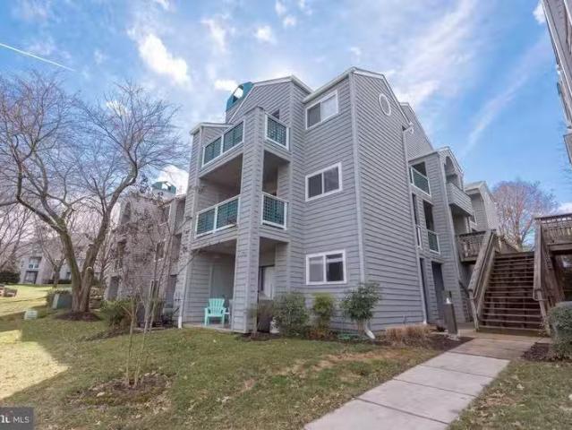 $2,000 2 Bedroom 2 Bathroom Apartment In Reston With Great A.