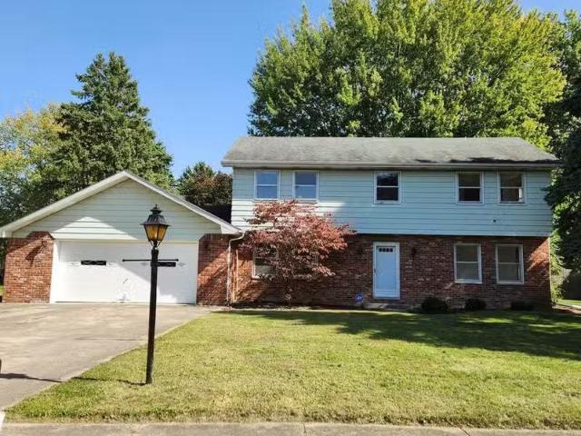 $2,000 3 Bedroom 2.5 Bathroom House In Kokomo With Great Ame.