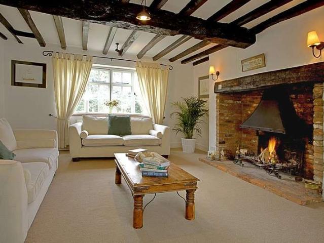 £2,000 per night Stunning farmhouse sleeping 8 people for Henley Regatta 29th June to 6th July 2026. Travel to and from Regatta included