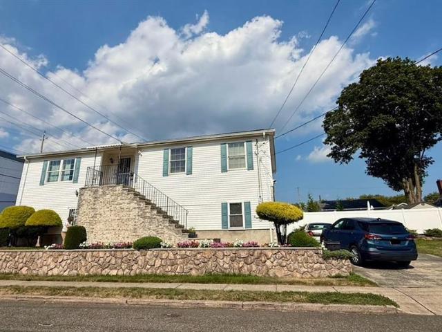 2 02 Fair Lawn Avenue