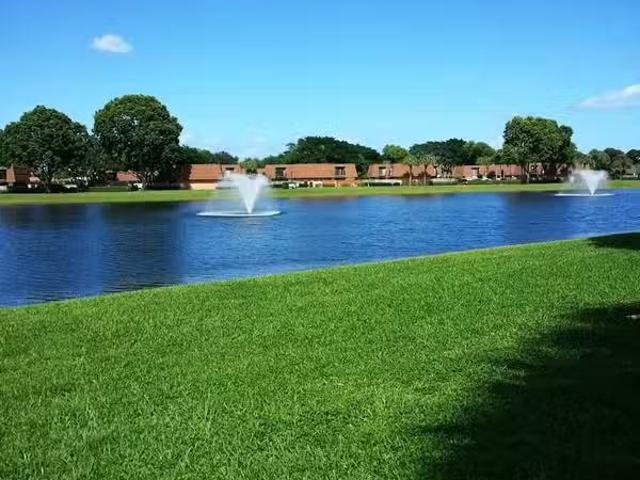 $2,150 2 Bedroom 2.5 Bathroom Sandalwood Lakes Townhouse In.