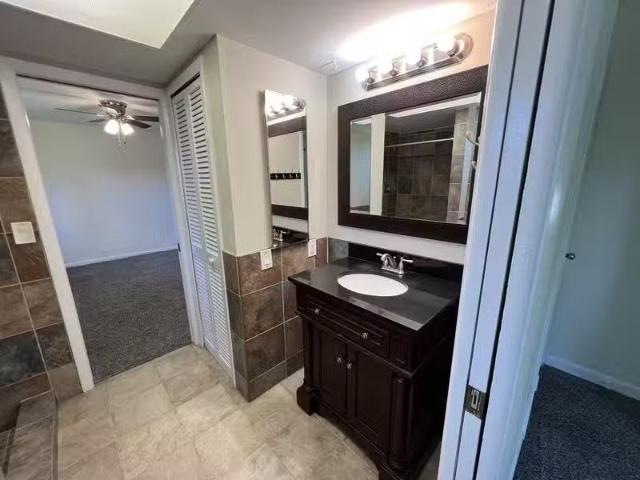 $2,150 3 Bedroom 2 Bathroom Apartment In Cape Coral With Gre.