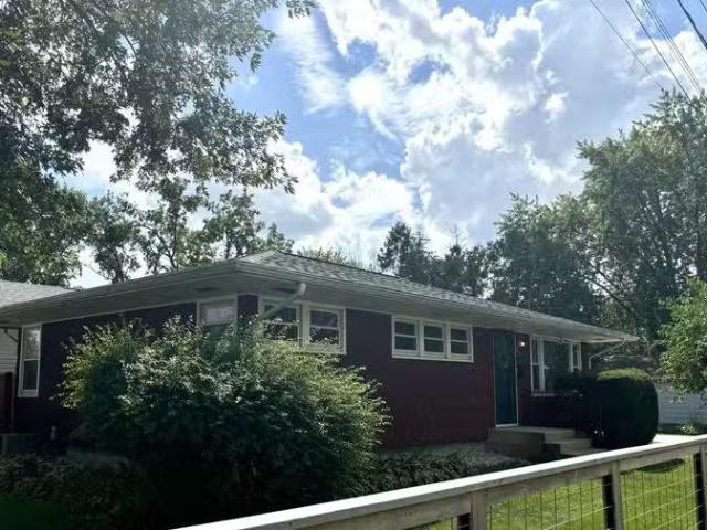 $2,150 3 Bedroom 2 Bathroom House In Madison! 3329 Webb Ave.