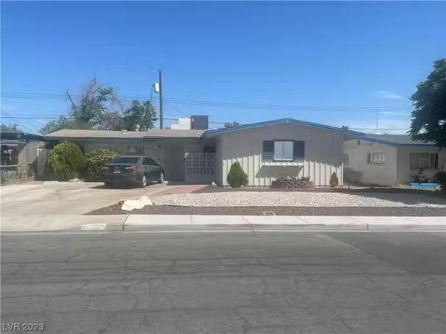 $2,195 3 Bedroom 2 Bathroom House In Las Vegas close to Down.