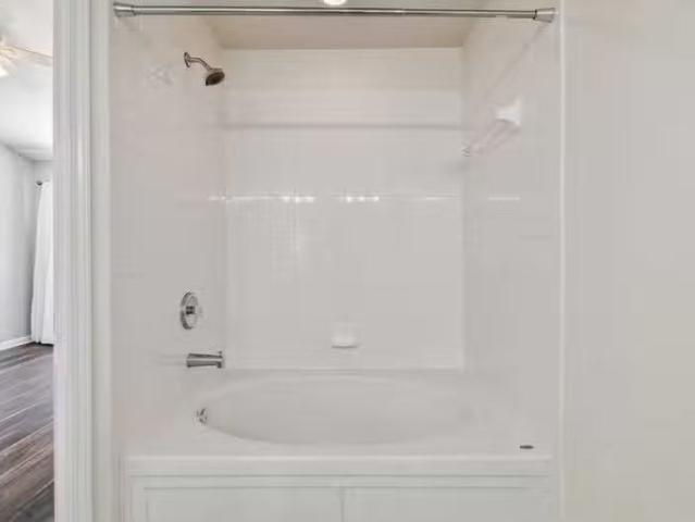 $2,100 3 Bdr 2.5 Baths, Valhalla Townhouse, Riverview 4615.