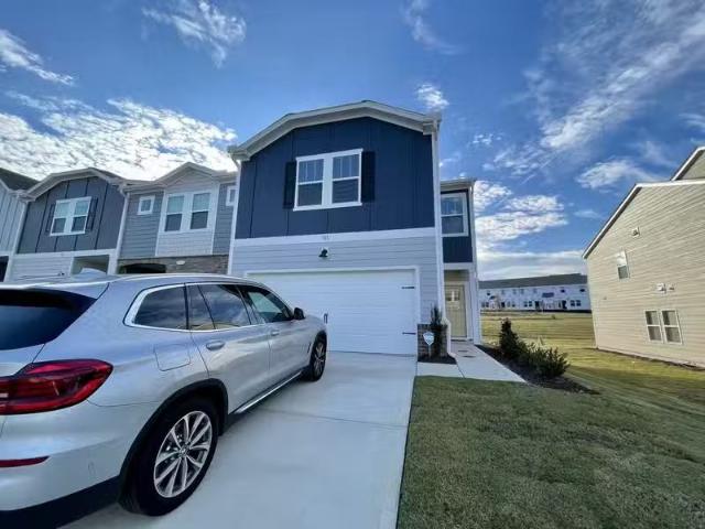 $2,100 3 Bedroom 2.5 Bathroom Townhouse In Fuquay Varina Wit.