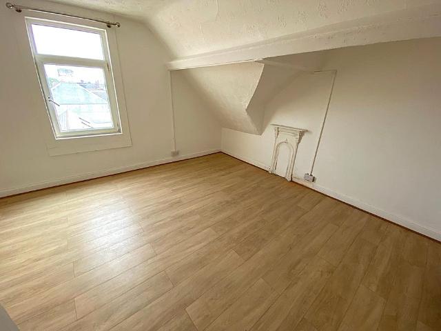 £2,100 PCM, Spacious Newly Refurbished Five Bedroom, Two Bathroom Maisonette in Clive Street, Grangetown, Cardiff, CF11 7HN