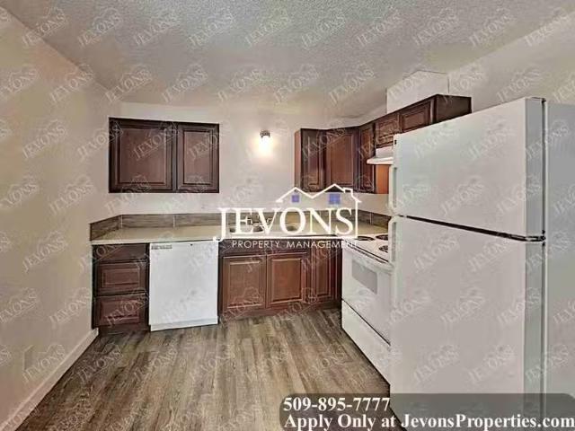 2 1208 Willow St Yakima, WA 98902