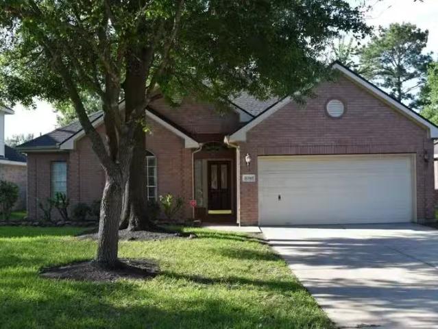 $2,125 3 Bedroom 2 Bathroom House In Kingwood With Great Ame.