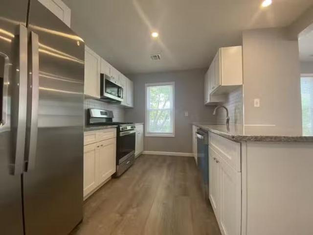 $2,250 1 Bedroom 1 Bathroom House In Sayreville With Great A.