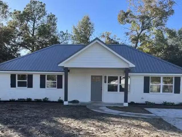 $2,250 3 bed/2 bath House In Bayou View, Gulfport, MS 4201.
