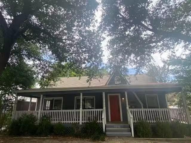 $2,250 3 Bedroom 2 Bathroom House In Fort Worth With Great A.