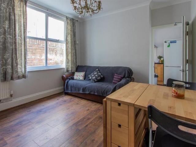£2,250 PCM, Furnished Five Bedroom House with Enclosed Garden in Alfred Street, Roath, Cardiff, CF24 4TY