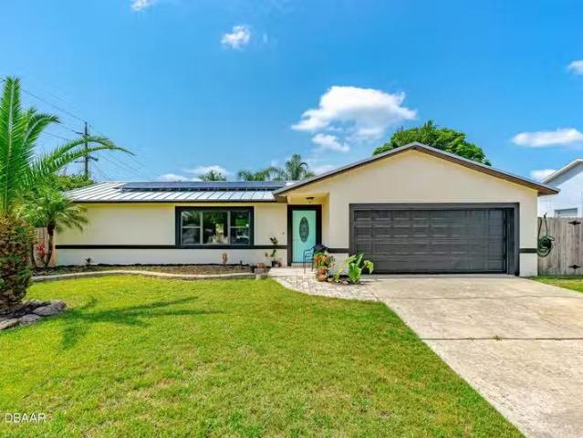 $2,250 POWER INCLUDED 2 Bedroom 2 Bathroom House In Port Ora.
