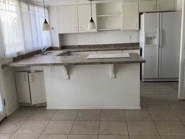 $2,200 4 Bedroom 2.5 Bathroom Townhouse In Phoenix With Grea.