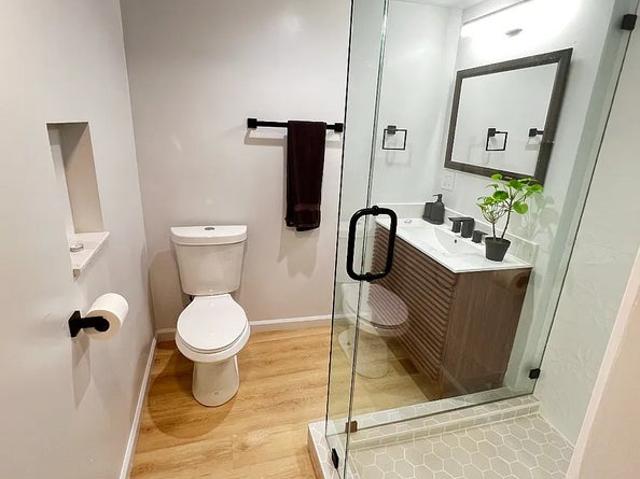 $2,200 ALL INCLUDED 1 bed/1 bath Private Basement